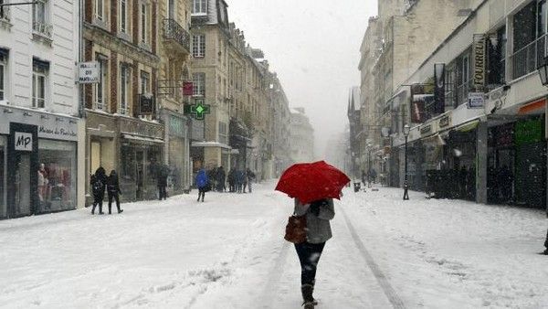 DE LA NEIGE ATTENDUE CETTE NUIT DANS L'OUEST DE LA NEIGE ATTENDUE CETTE NUIT DANS L'OUEST